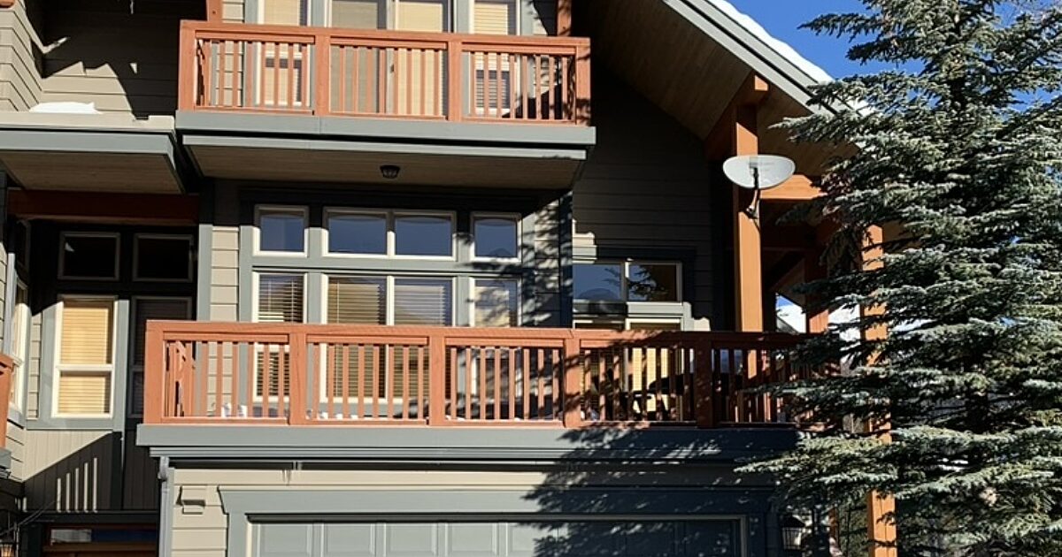 Wolf Lake 4: Amenities, Availability & Rates