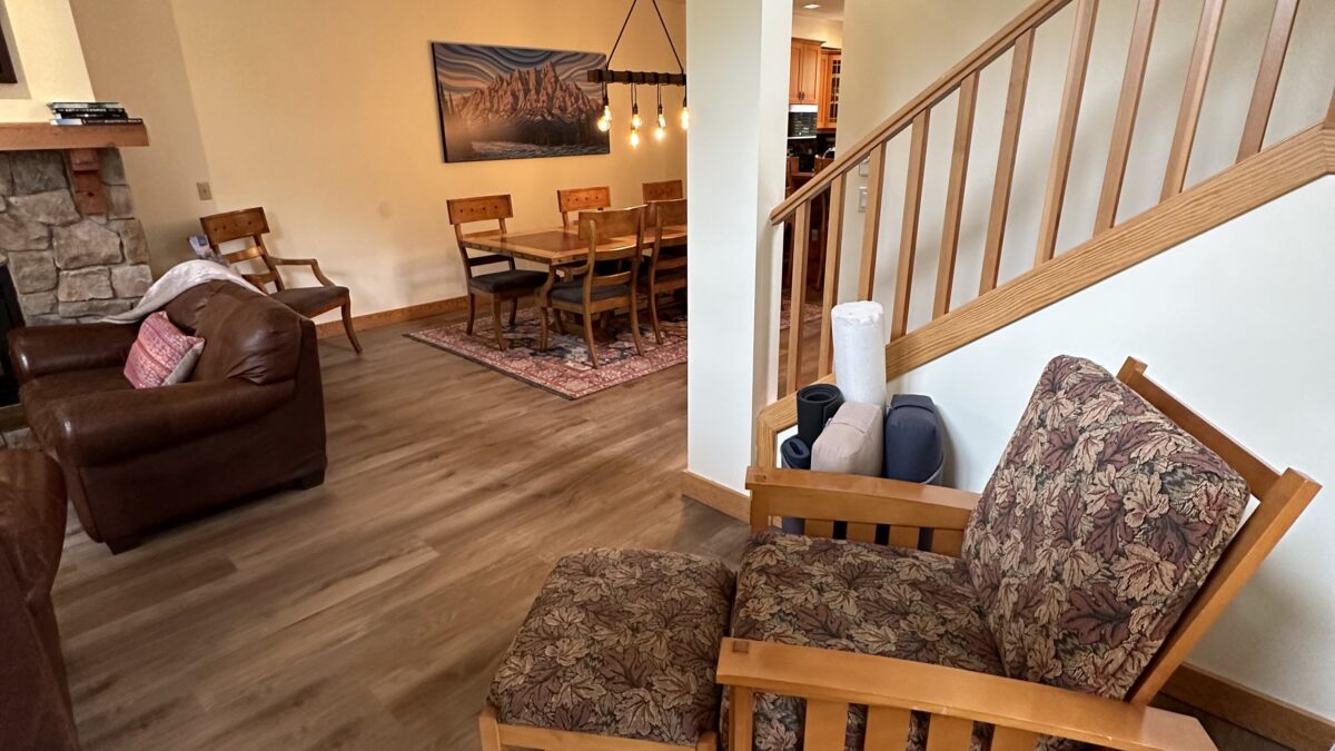 Wolf Lake 4: Amenities, Availability & Rates