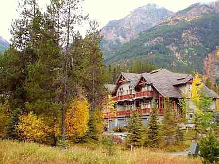Wolf Lake 8: Amenities, Availability & Rates